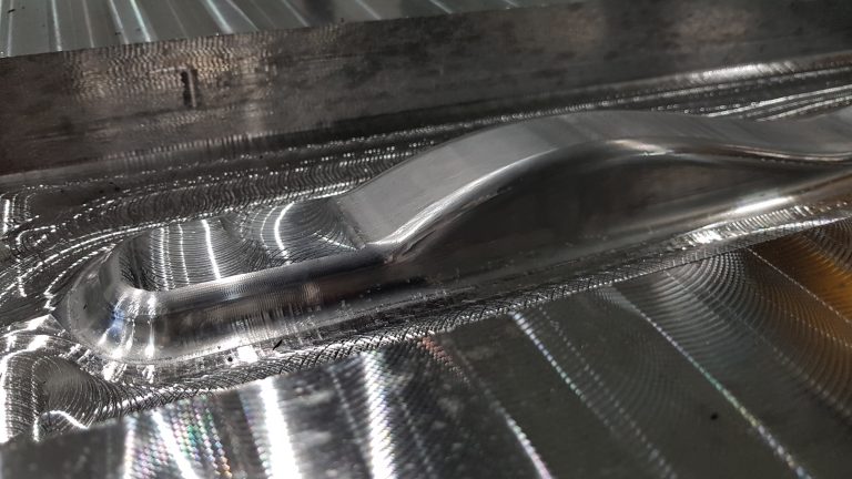 CMI Durango sells a 5-axis gantry milling machine to the MAGNA group in ...